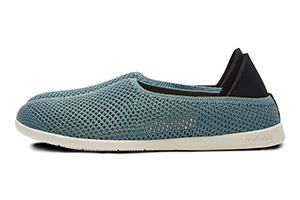 classic slippers by mahabis // welcome home